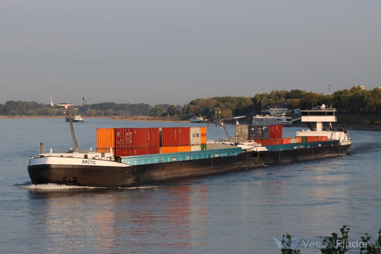 CIRCLE, Cargo ship - Details and current position - MMSI 244710135 ...