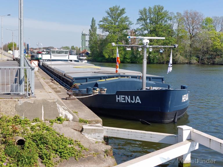 HENJA, Cargo ship - Details and current position - MMSI 244710280 ...