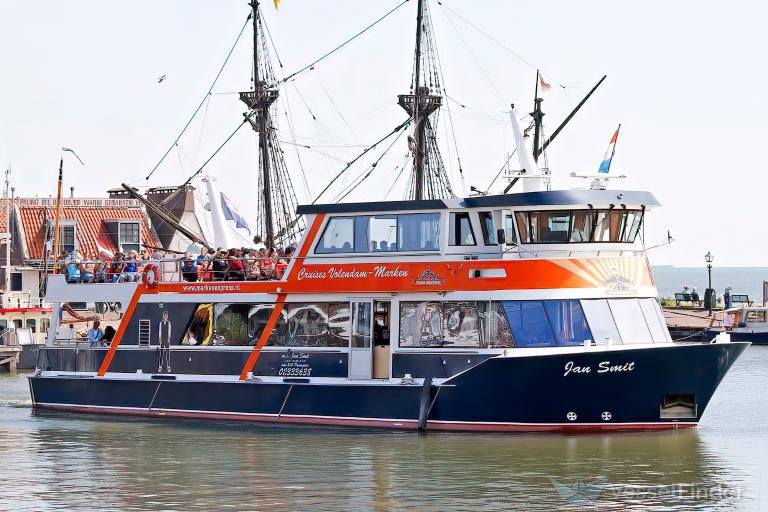 JAN SMIT, Passenger ship - Details and current position - MMSI ...