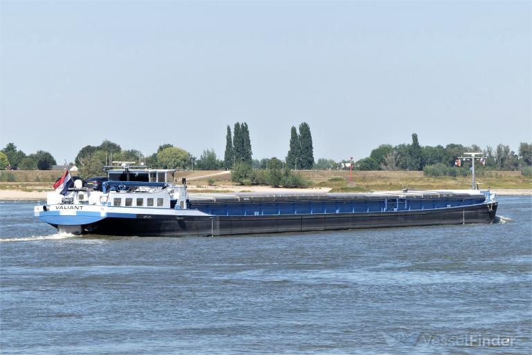 VALIANT, Cargo ship - Details and current position - MMSI 244733553 ...
