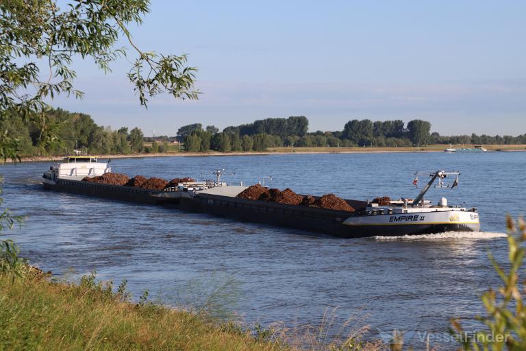EMPIRE, Cargo ship - Details and current position - MMSI 244740789 ...