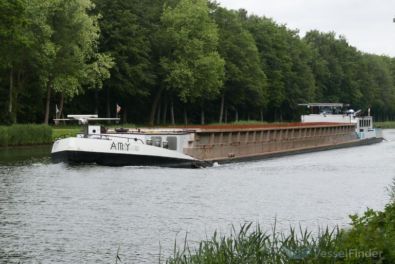AMY, Cargo ship - Details and current position - MMSI 244750785 ...