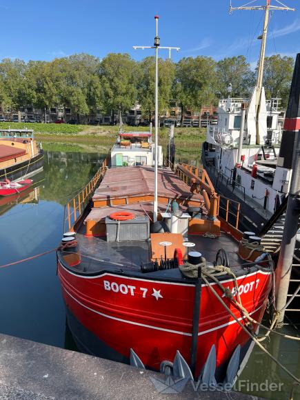 BOOT 7, Pleasure craft - Details and current position - MMSI 244770762 ...