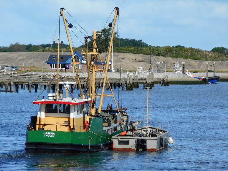 TH-17 SCALDIS, Fishing vessel - Details and current position - MMSI ...