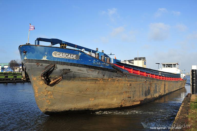CASCADE, Cargo ship - Details and current position - MMSI 244780443 ...