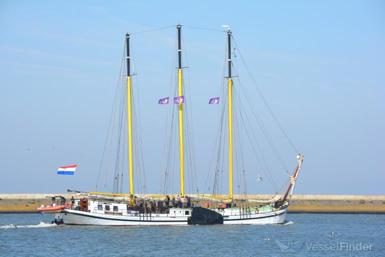 GROTE BEER, Passenger ship - Details and current position - MMSI ...