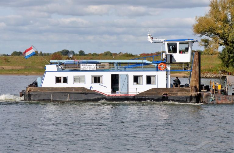 LAURA, Tug - Details and current position - MMSI 244810949 - VesselFinder