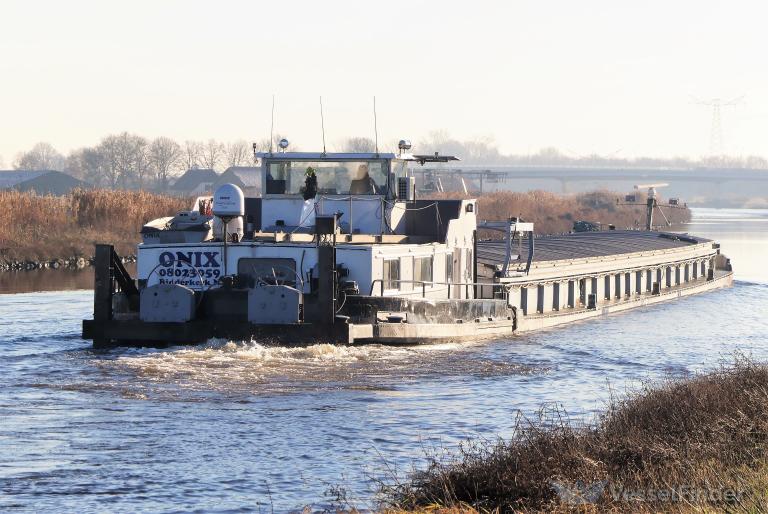 ONIX, Cargo ship - Details and current position - MMSI 244850486 ...