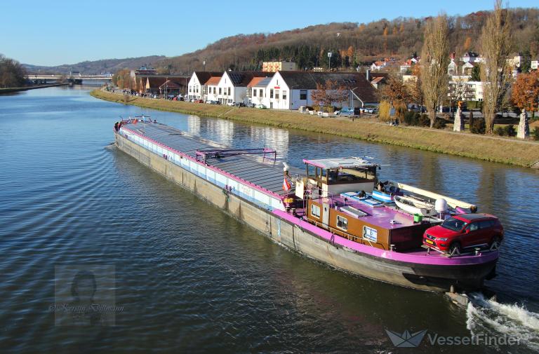 SAGA, Cargo ship - Details and current position - MMSI 244860736 ...