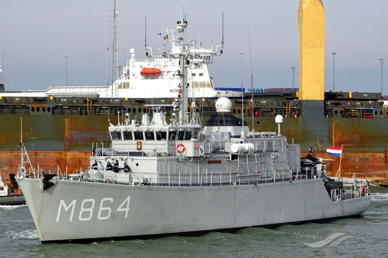 WARSHIP M864, Military ops - Details and current position - MMSI ...