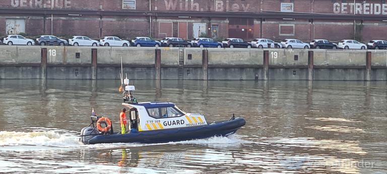 MOUILLE POINT, SAR - Details and current position - MMSI 246492000 ...