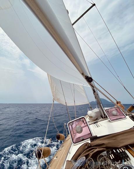 LA BOBO, Sailing vessel - Details and current position - MMSI 247237610 ...