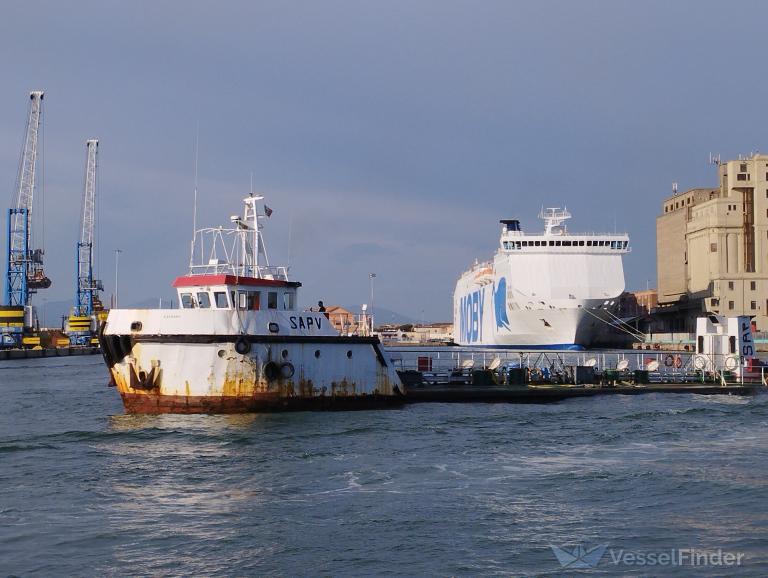 SAP V, Tanker - Details and current position - MMSI 247377100 ...