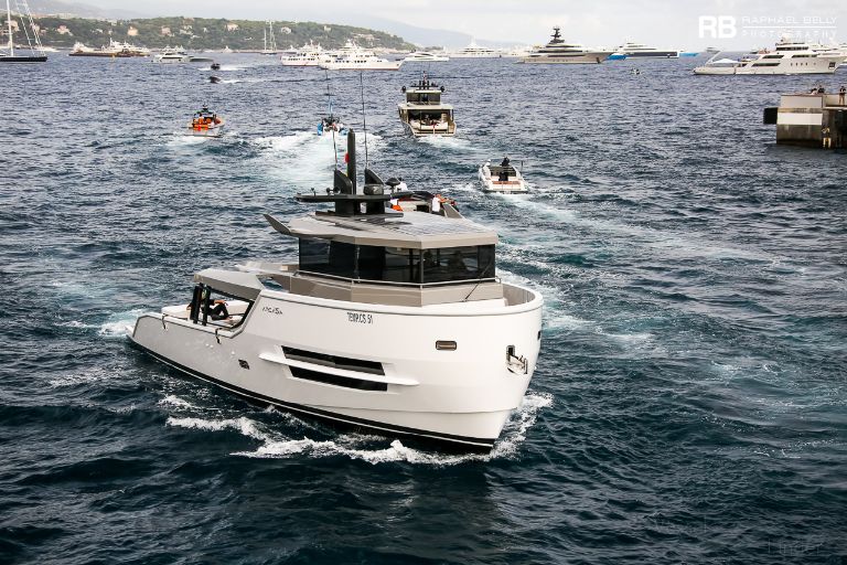 SHERPA, Pleasure craft - Details and current position - MMSI 247420500 ...