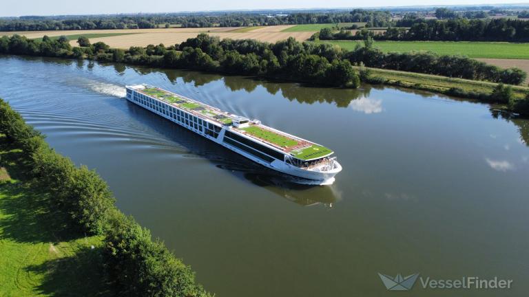 EMERALD DESTINY, Passenger ship - Details and current position - MMSI 248063000 - VesselFinder