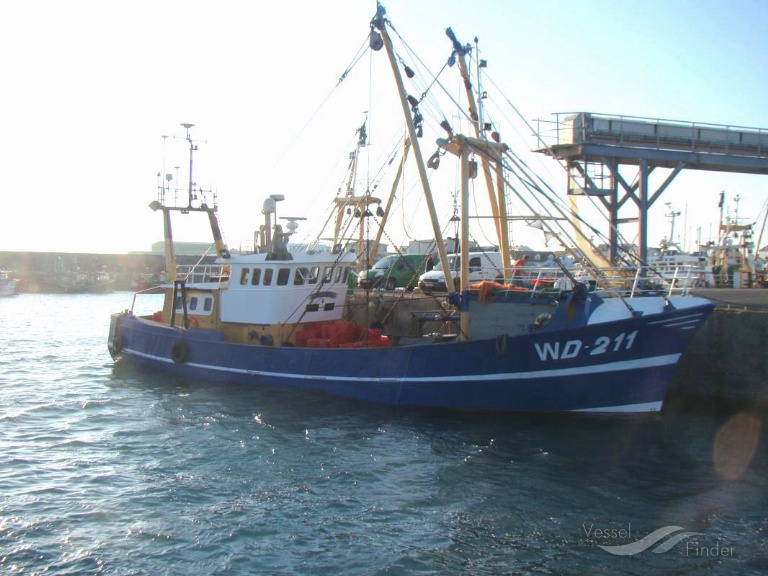 WILLIE B WD211, Fishing vessel - Details and current position - MMSI 250104640 - VesselFinder