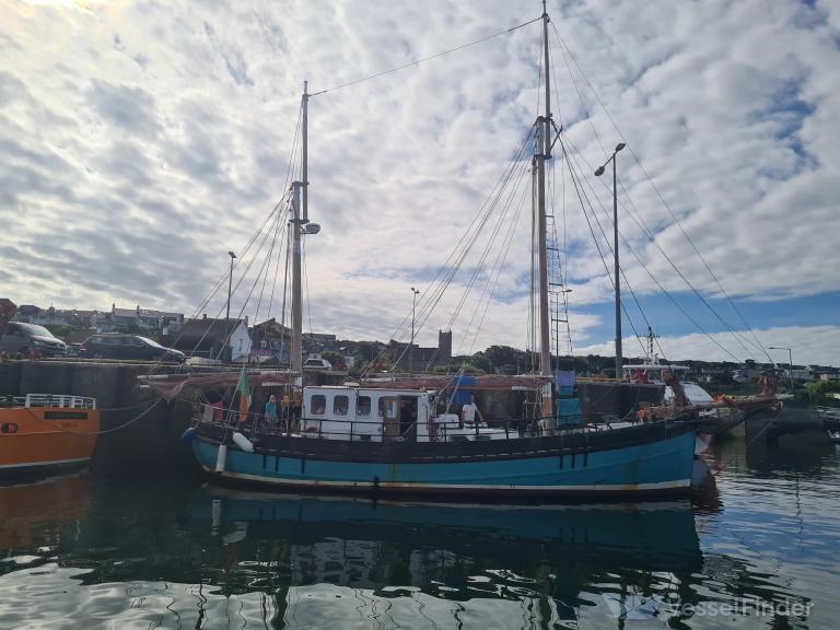 BRIAN BORU, Passenger ship - Details and current position - MMSI ...