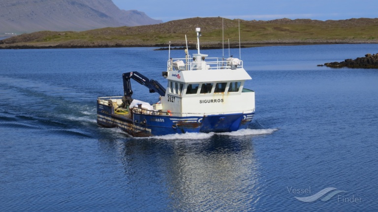 KJOI, Fishing vessel - Details and current position - MMSI 251169640 ...
