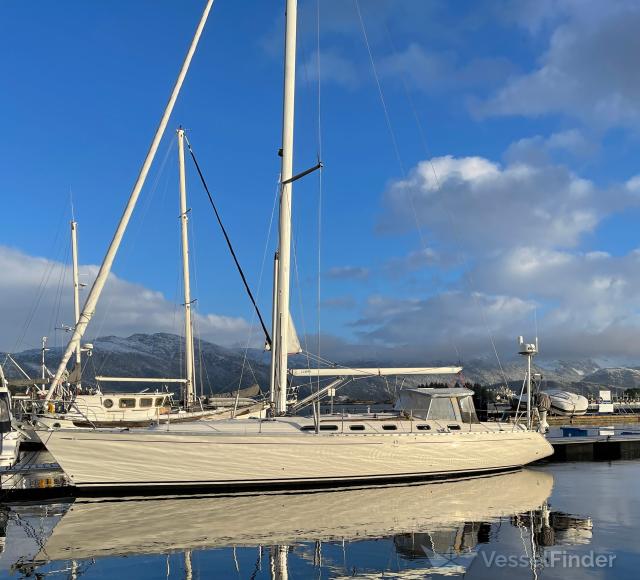 SOL, Sailing vessel - Details and current position - MMSI 258188120 ...