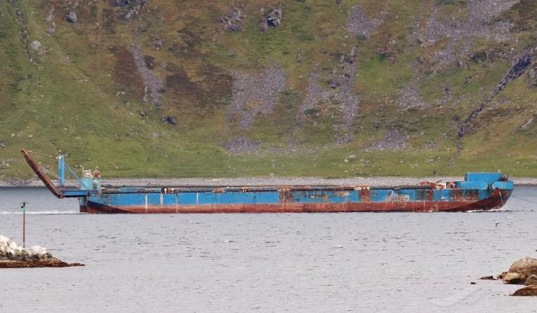 STONE BARGE 1, Cargo ship - Details and current position - MMSI ...