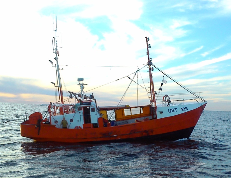 UST-125, Fishing vessel - Details and current position - MMSI 261001030 - VesselFinder