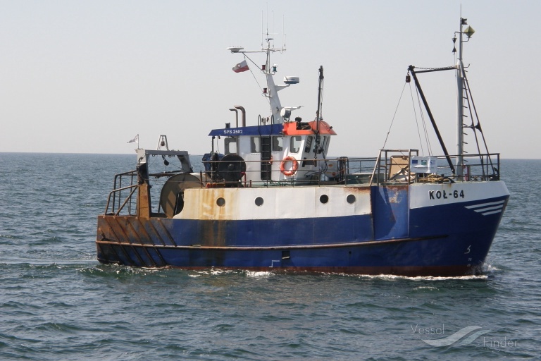 KOL-64, Fishing vessel - Details and current position - MMSI 261010840 ...