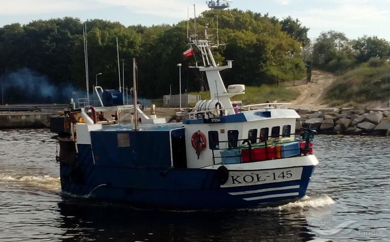 KOL-145, Fishing vessel - Details and current position - MMSI 261020690 ...