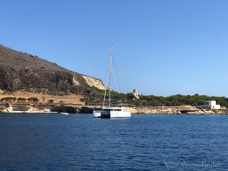 MAGIC LAGOON, Sailing vessel - Details and current position - MMSI ...