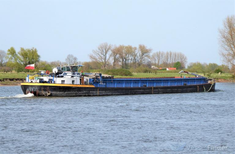 MAX, Cargo ship - Details and current position - MMSI 261186384 ...