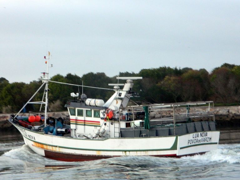 LUA NOVA, Fishing vessel - Details and current position - MMSI ...