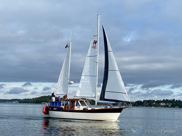 CATTI, Pleasure craft - Details and current position - MMSI 265030320 ...