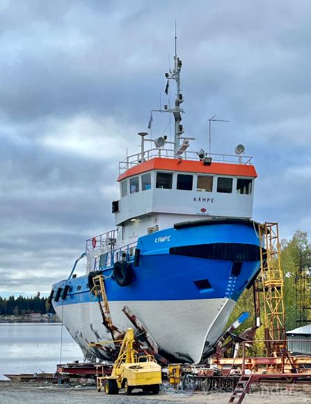 KAMPE, Tug - Details and current position - MMSI 265515010 - VesselFinder