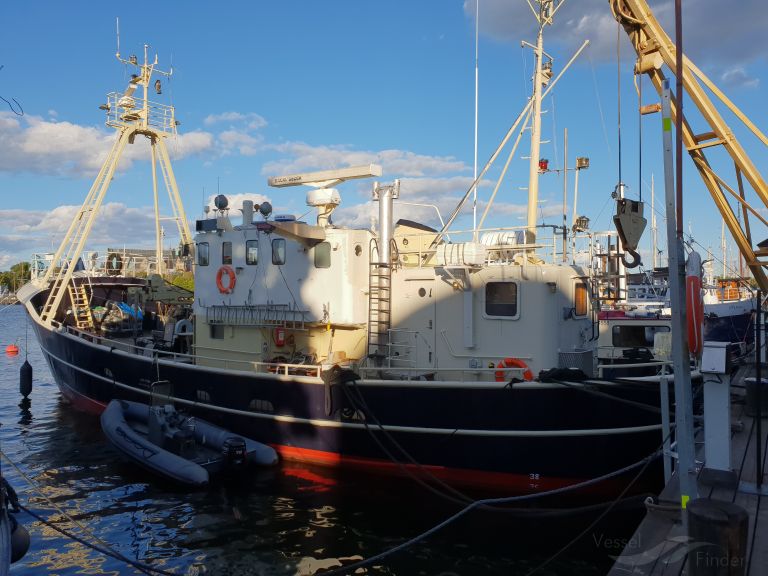 FALKLAND, Pollution Control Vessel - Details and current position - IMO ...