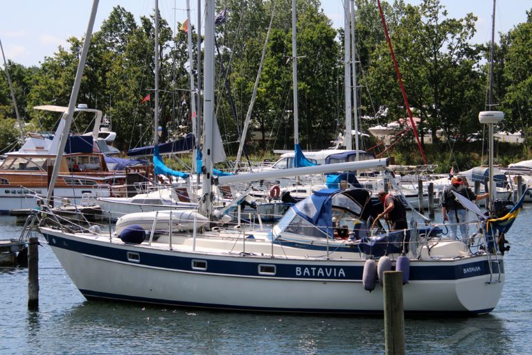 BATAVIA, Sailing vessel - Details and current position - MMSI 265539590 ...