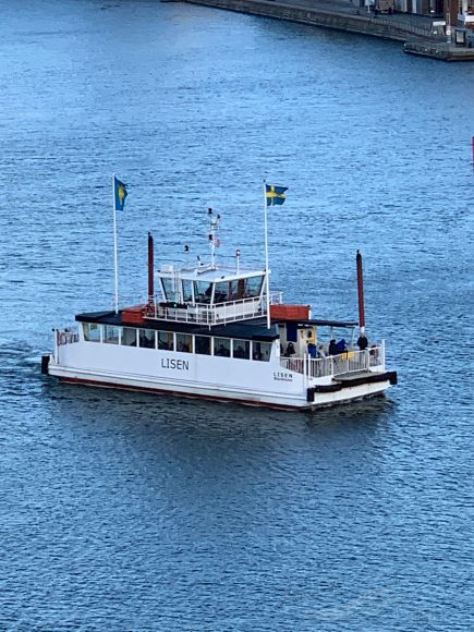 LISEN, Passenger ship - Details and current position - MMSI 265649330 ...