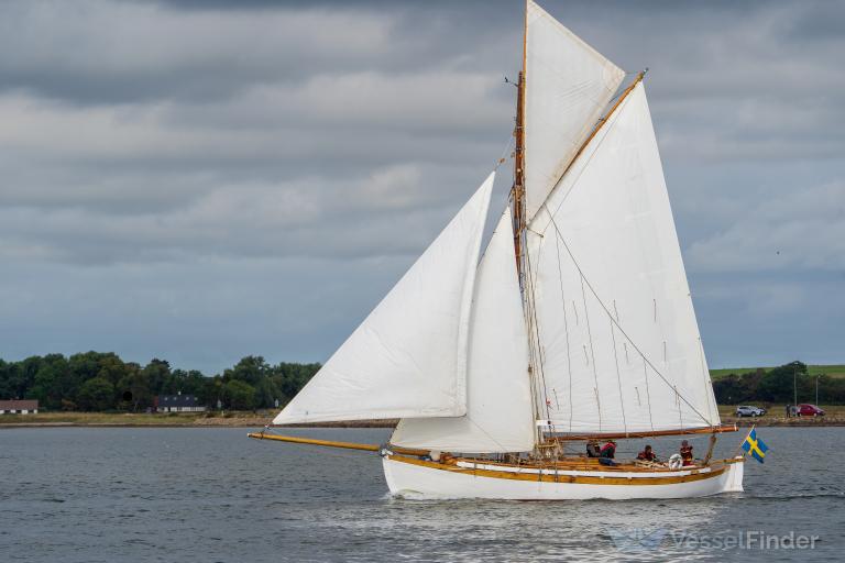 LAURA, Pleasure craft - Details and current position - MMSI 265663840 ...