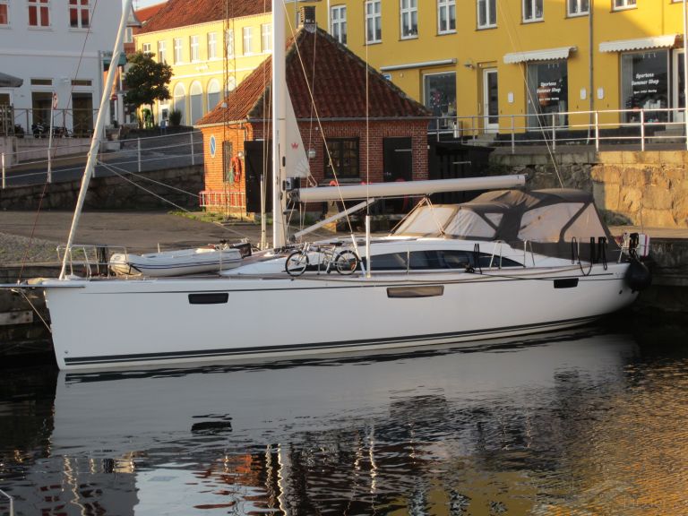 INFINITY, Sailing vessel - Details and current position - MMSI ...