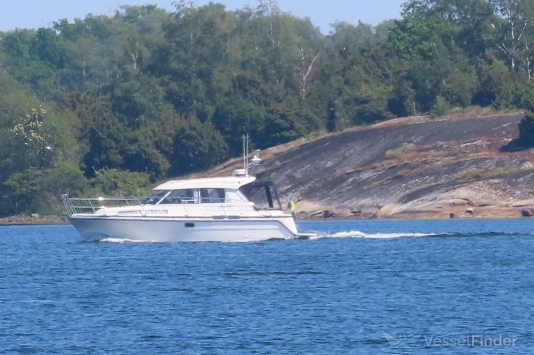 TRINNE, Pleasure craft - Details and current position - MMSI 265764490 ...