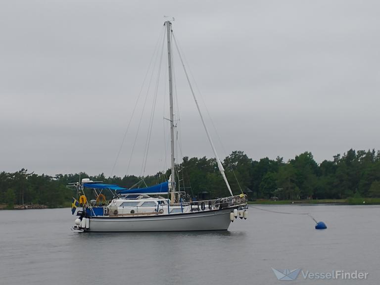 GALEJ, Pleasure craft - Details and current position - MMSI 265785570 ...