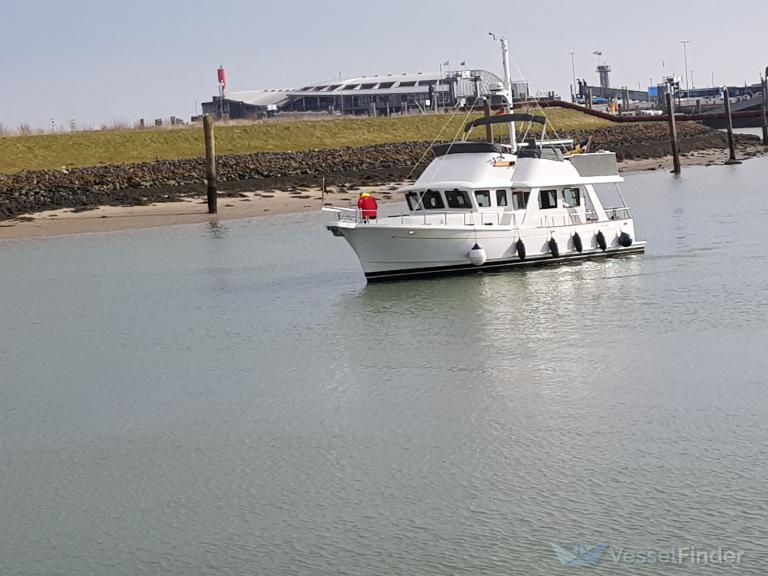 BESS SAFARI, Pleasure craft - Details and current position - MMSI ...