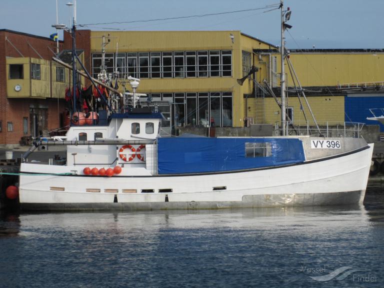 STINA KA-396, Fishing vessel - Details and current position - MMSI ...