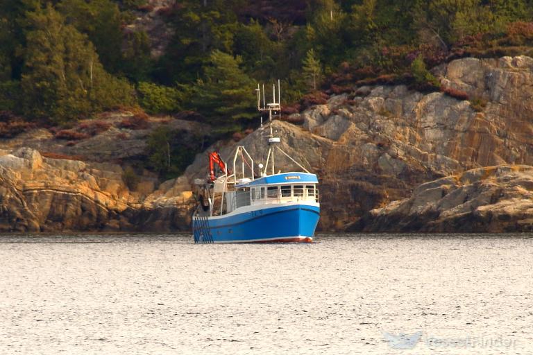 LL30 ATHENA, Fishing vessel - Details and current position - MMSI ...