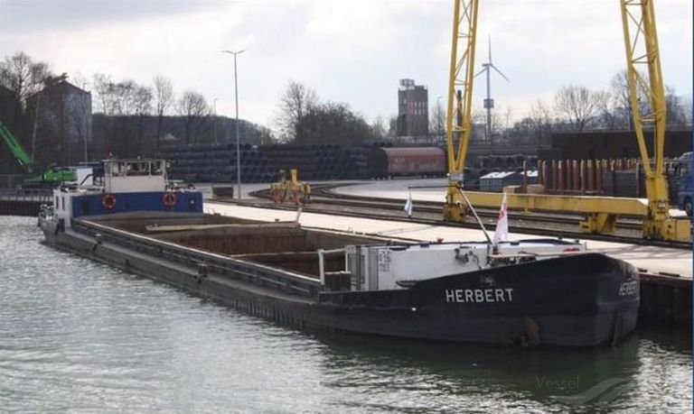 HERBERT, Cargo ship - Details and current position - MMSI 267132116 ...