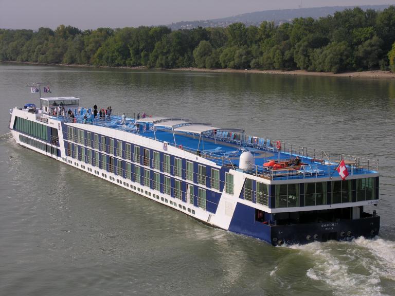 AMADOLCE, Passenger ship - Details and current position - MMSI ...