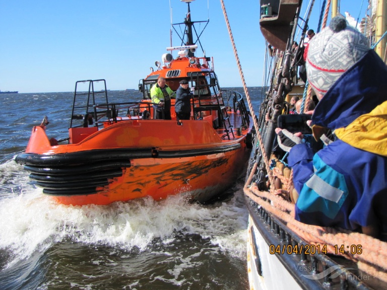 DORE PILOT, Other type - Details and current position - MMSI 275302000 - VesselFinder