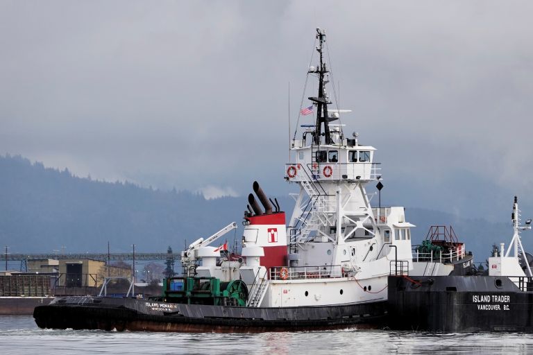 ISLAND MONARCH, Pusher Tug - Details and current position - IMO 6608414 ...
