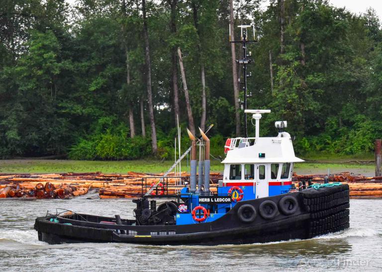 HERB L LEDCOR, Tug - Details and current position - MMSI 316031481 ...