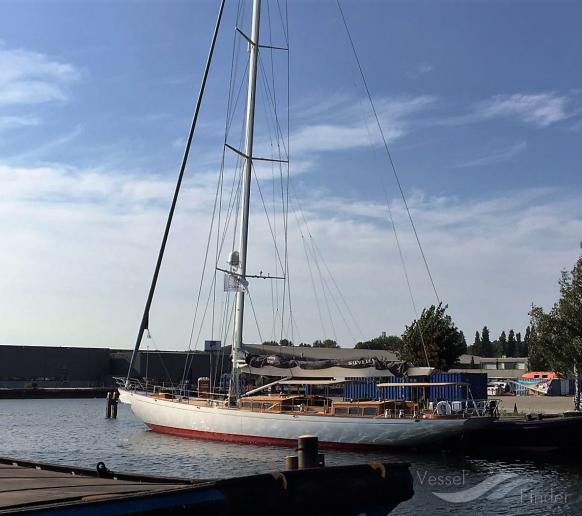ACADIA, Sailing vessel - Details and current position - MMSI 319092700 ...