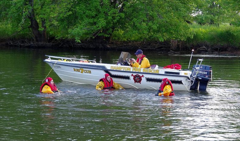 HAMPTON FIREBOAT 2, SAR - Details and current position - MMSI 338132573 ...