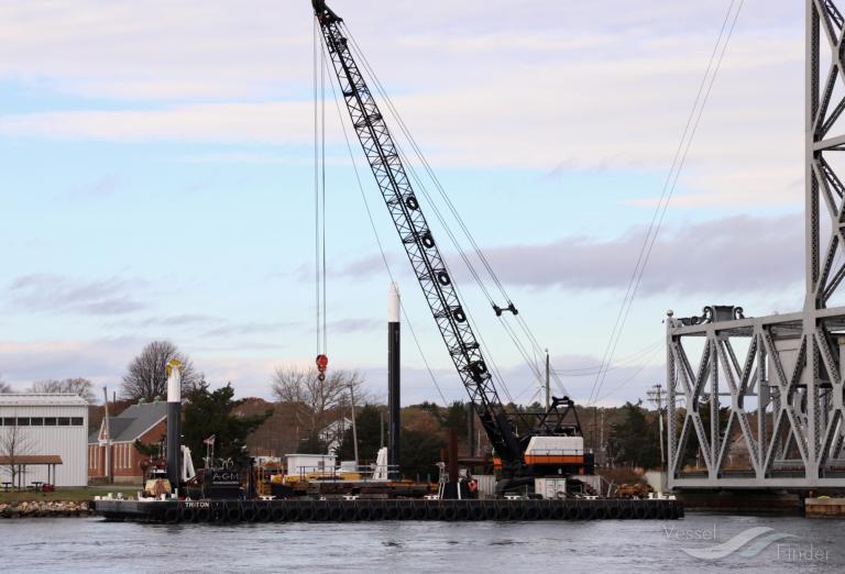 TRITON, Dredging or UW ops - Details and current position - MMSI ...
